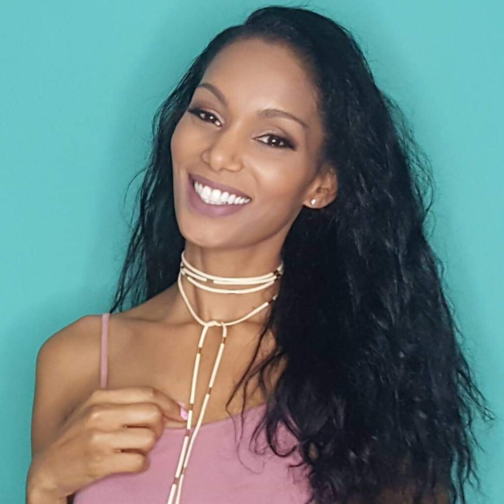 13 Ways to Make Your Eyes Pop | Kimberly Worldwide